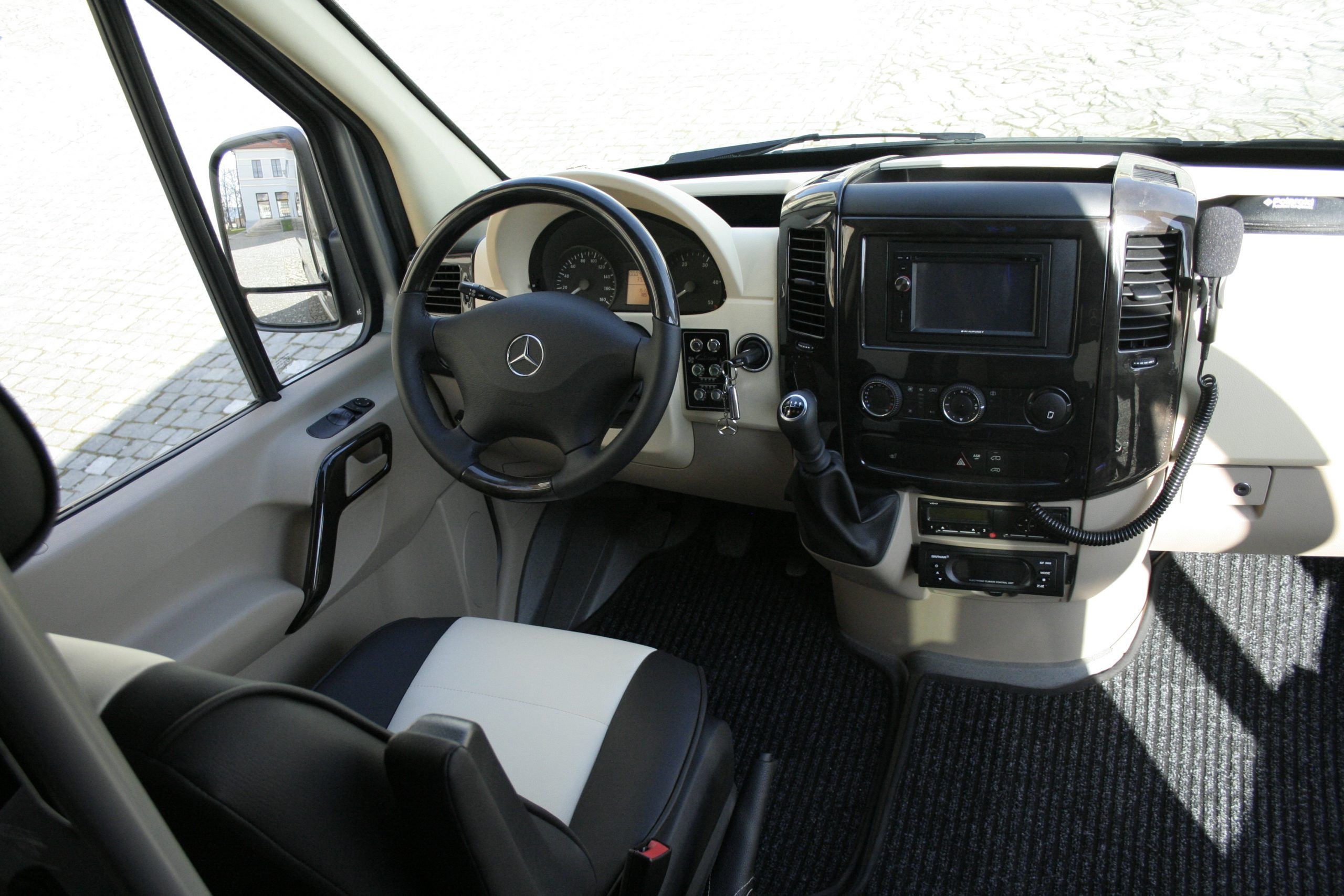 Mercedes Benz Sprinter - 519 Bluetec - Slivtour - Profesionálna doprava ...